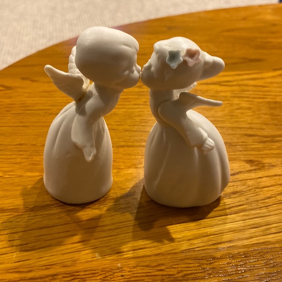 napco | Art | Vtg Napco Napcoware Bisque Porcelain Kissing Angels ...